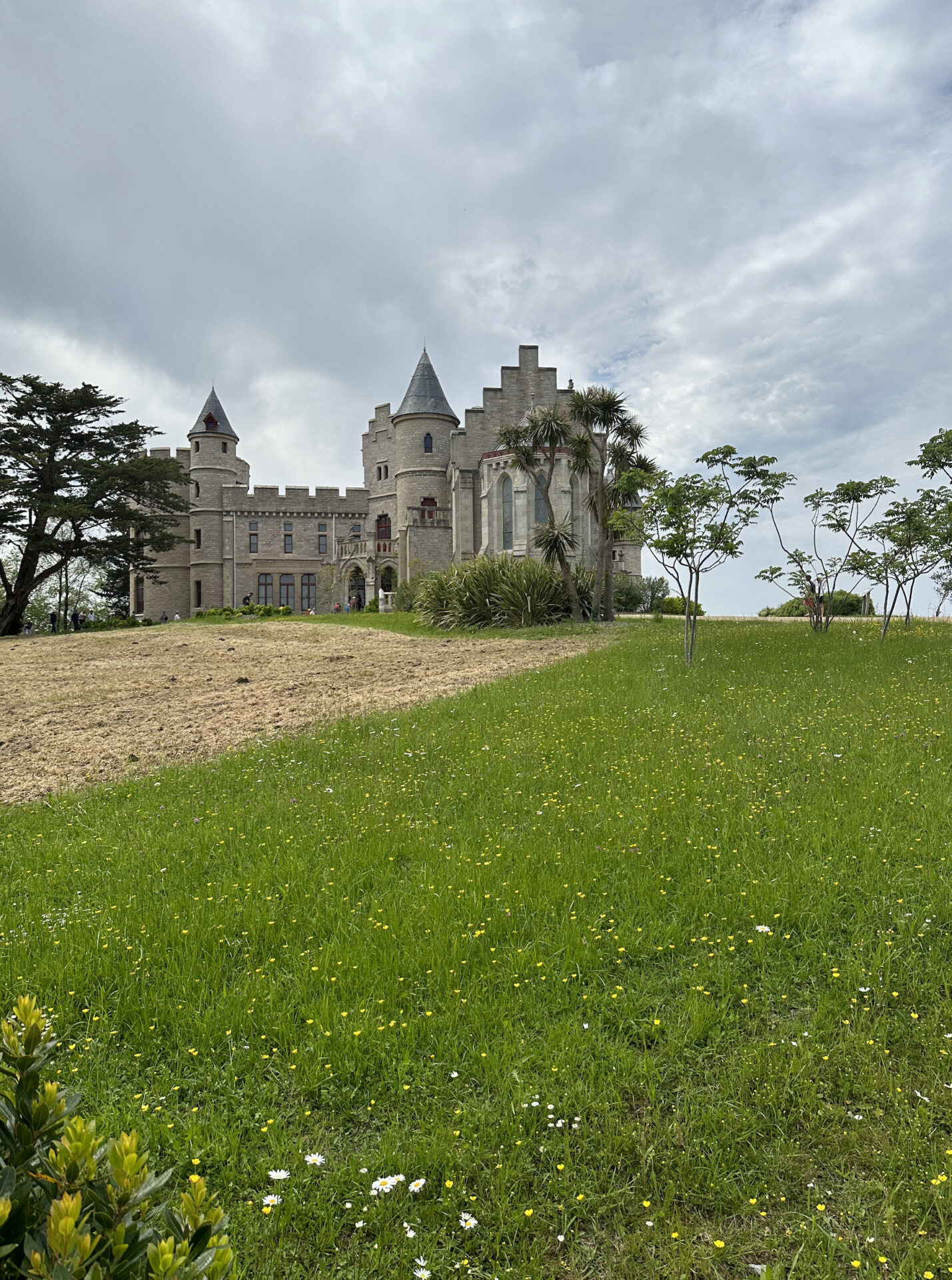Le château-observatoire Abbadia : un château insolite dans le Pays ...